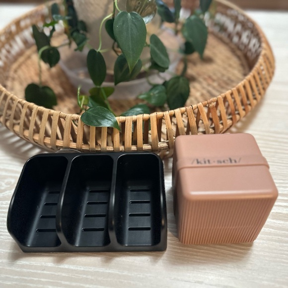 Kitsch | Accessories | Kitsch Bar Travel Case And Black Self Draining ...